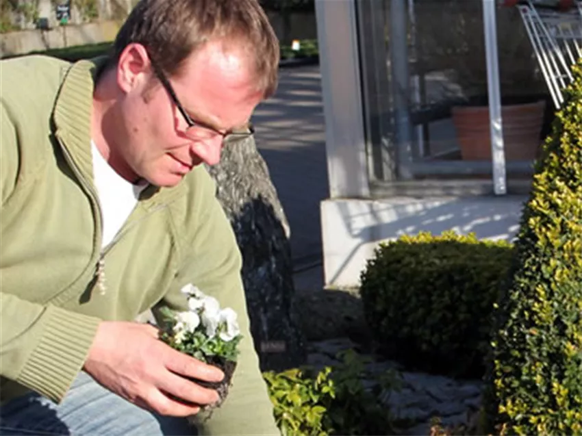 Grabpflege - Blumenland Wiedmaier